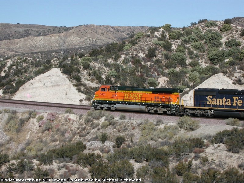 BNSF 5451